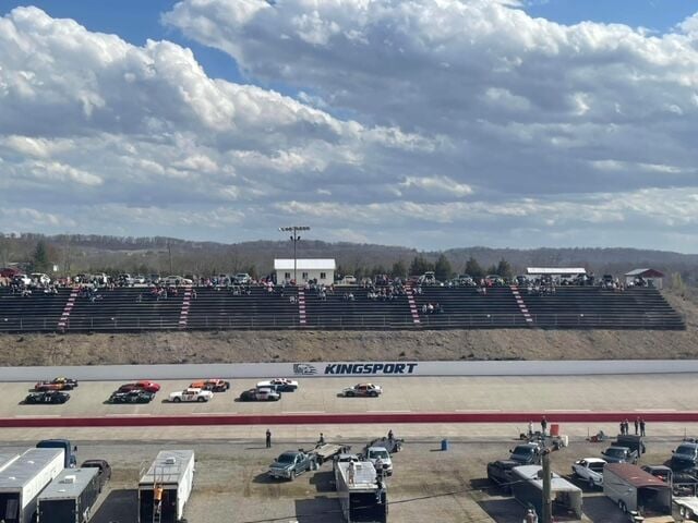 AUTO RACING: Helton proves point at Kingsport Speedway