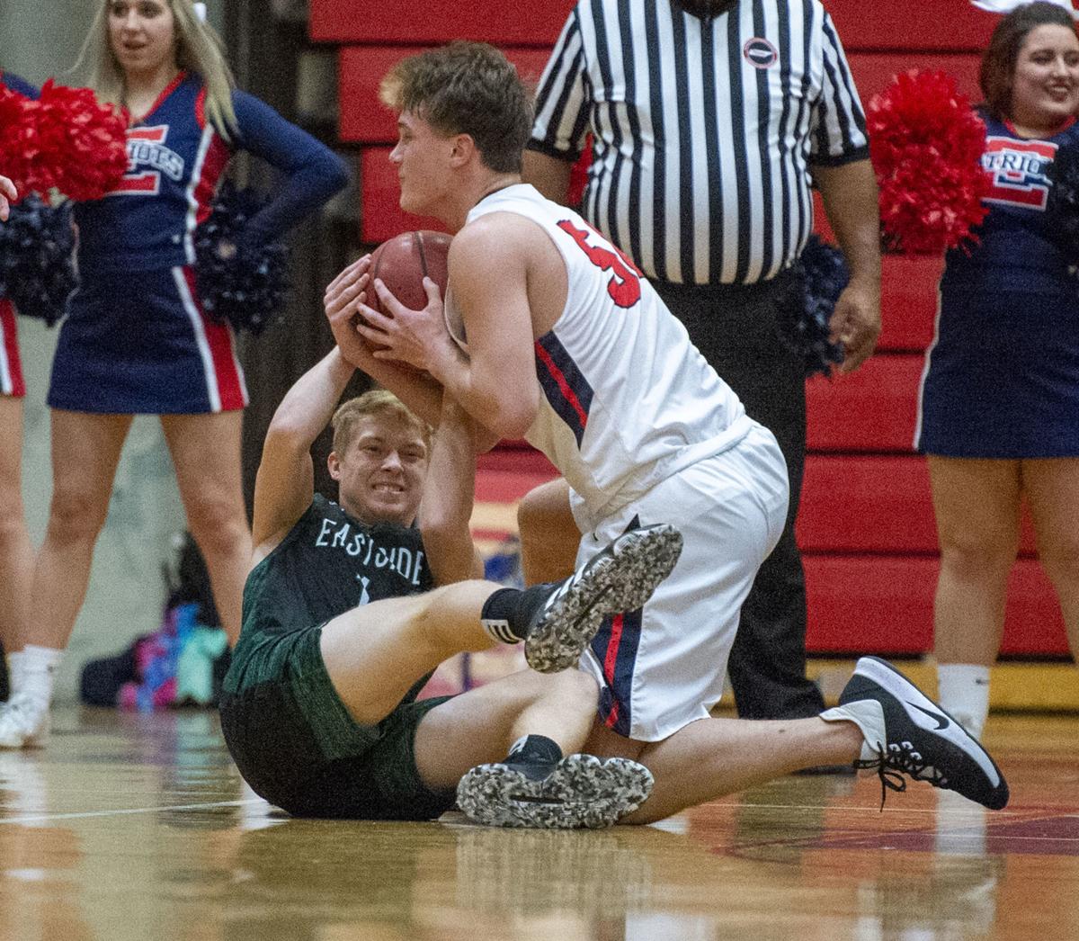 PREP BOYS BASKETBALL: Dylan Bartley's shot sinks Spartans as Sullivan ...