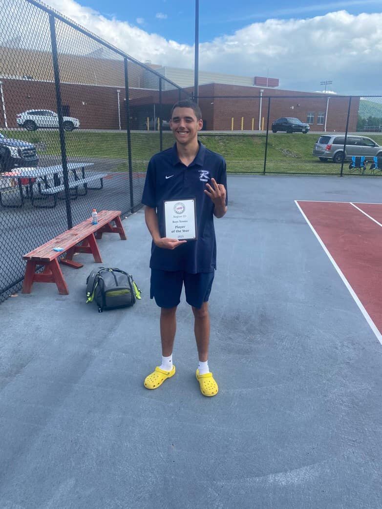Jack Clem of Richlands wins another region title