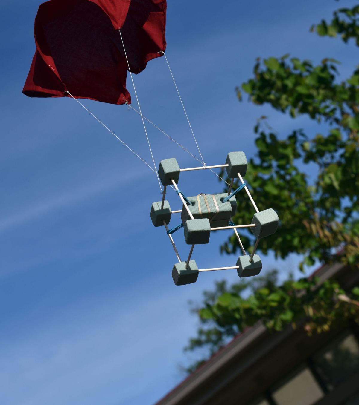 Fairmount ES Egg Drop | Galleries | heraldcourier.com