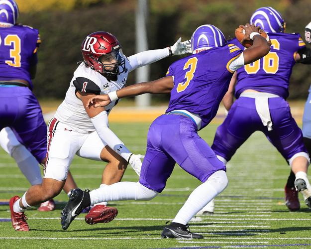 Lenoir-Rhyne upsets fourth-ranked Benedict 35-25