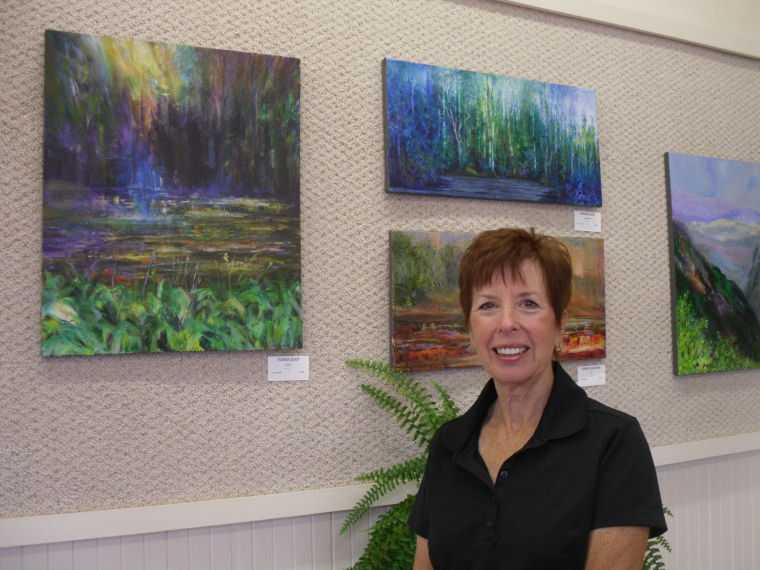 Intown Rundown: Artist Guild opens August show; bar specials