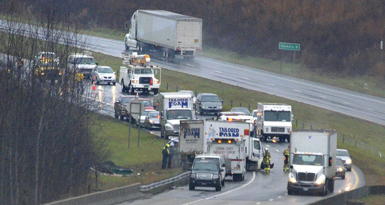 Three injured in US 321 crash