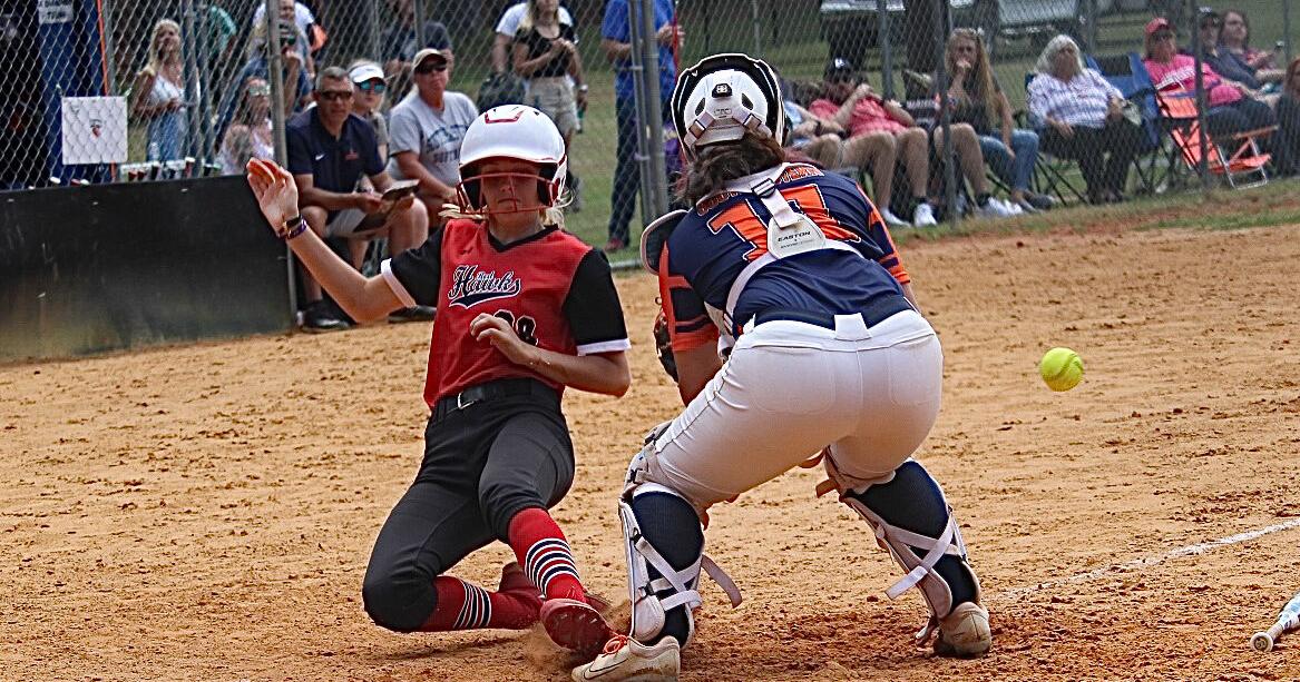 Win streak reaches 16 for Red Hawks; softball team is 11th in nation