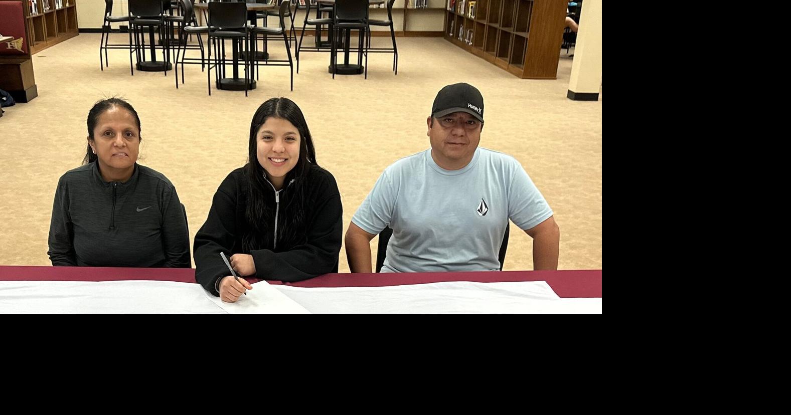 Hickory's Angela Castillo Velasco signs with CCC for volleyball