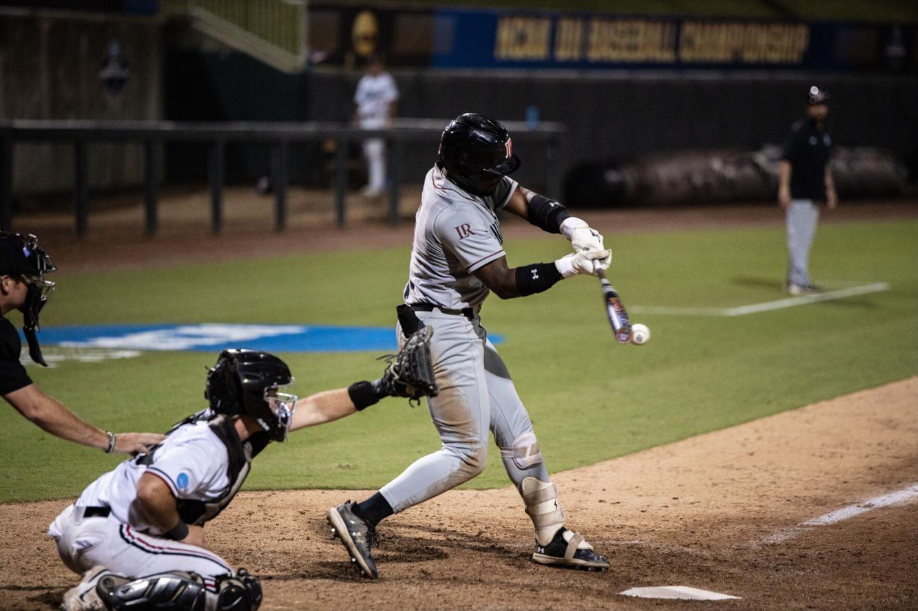 Hickory NC's Lenoir-Rhyne baseball on to DII semifinals
