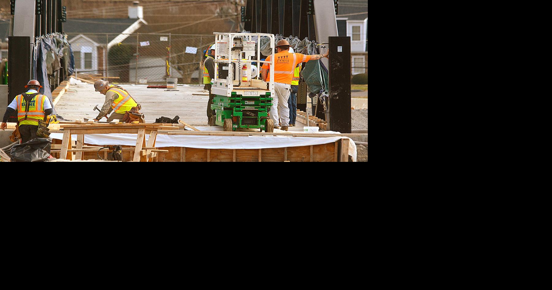 Work continues on pedestrian bridge over U.S. Highway 321