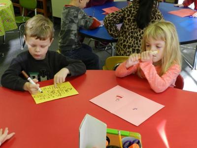 Glenwood students create cards for sick child
