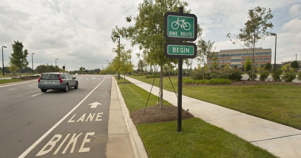 Can a driver use the bike lane to make a right turn? SAM finds answers