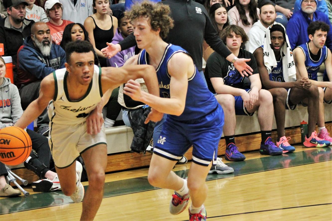 Bandys tops Maiden in front of capacity crowd