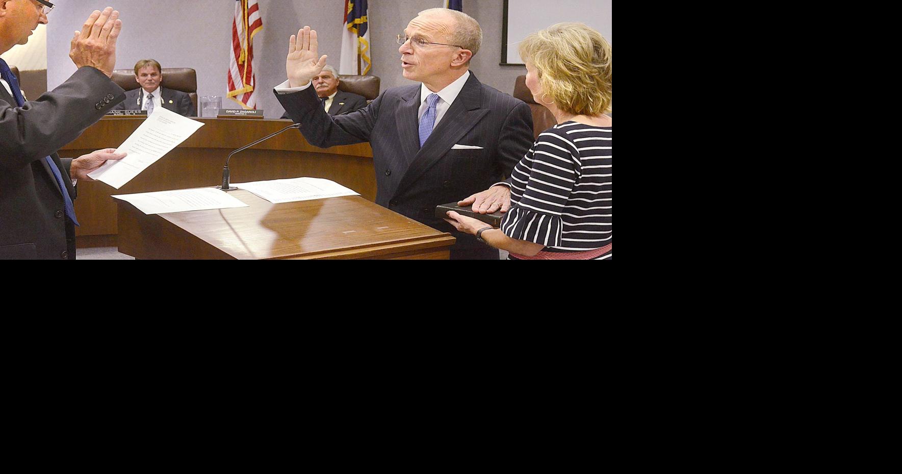 Community leaders, residents witness new mayor's swearing-in ceremony ...