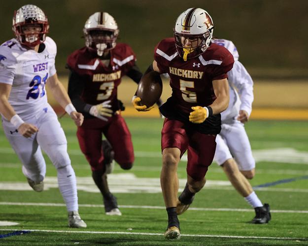 Hickory advances to regional finals with 28-16 win