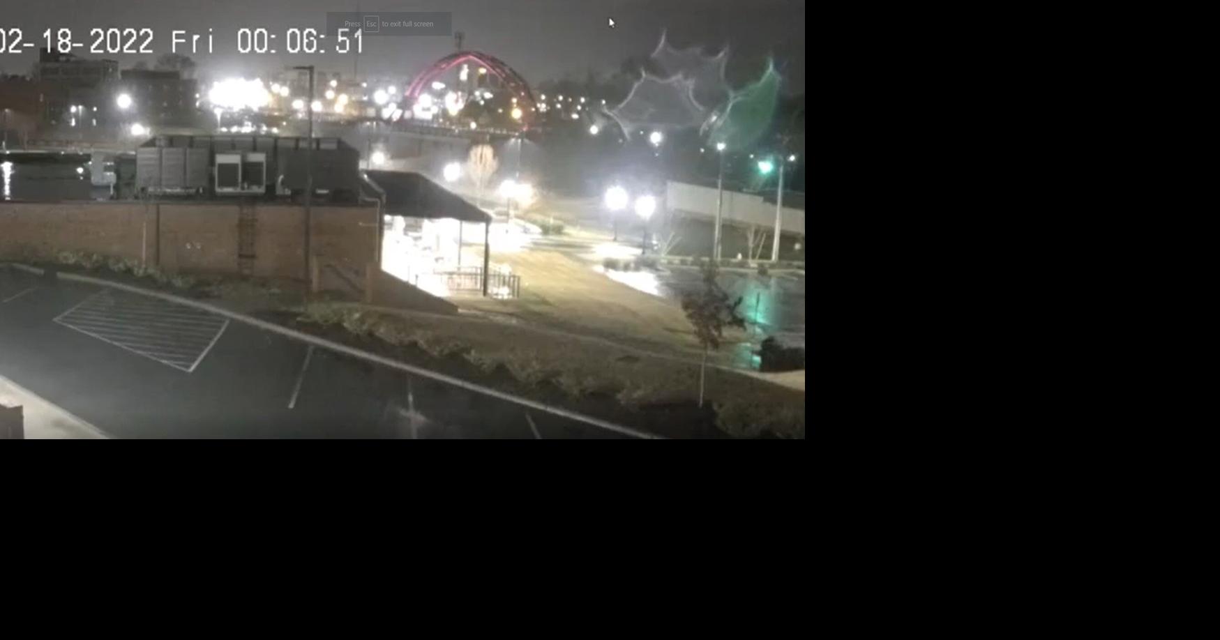 See Hickory's 40-ton arches collapse