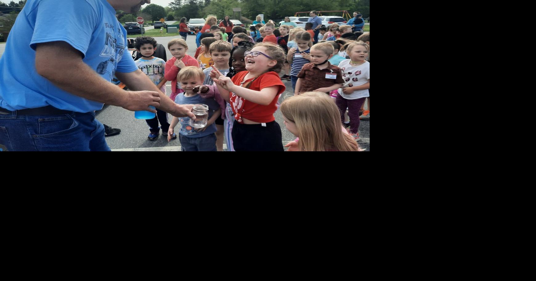 Clyde Campbell students run to raise money for playground equipment