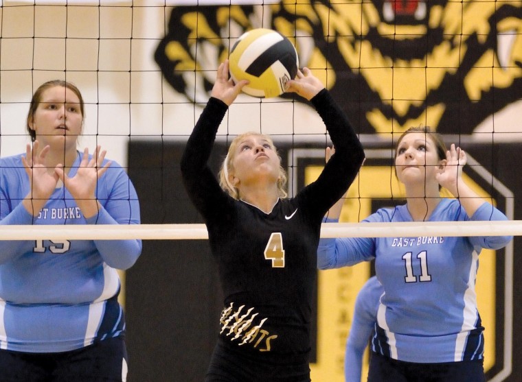 H.S. VOLLEYBALL ROUNDUP: Draughn claims 4-setter from EB