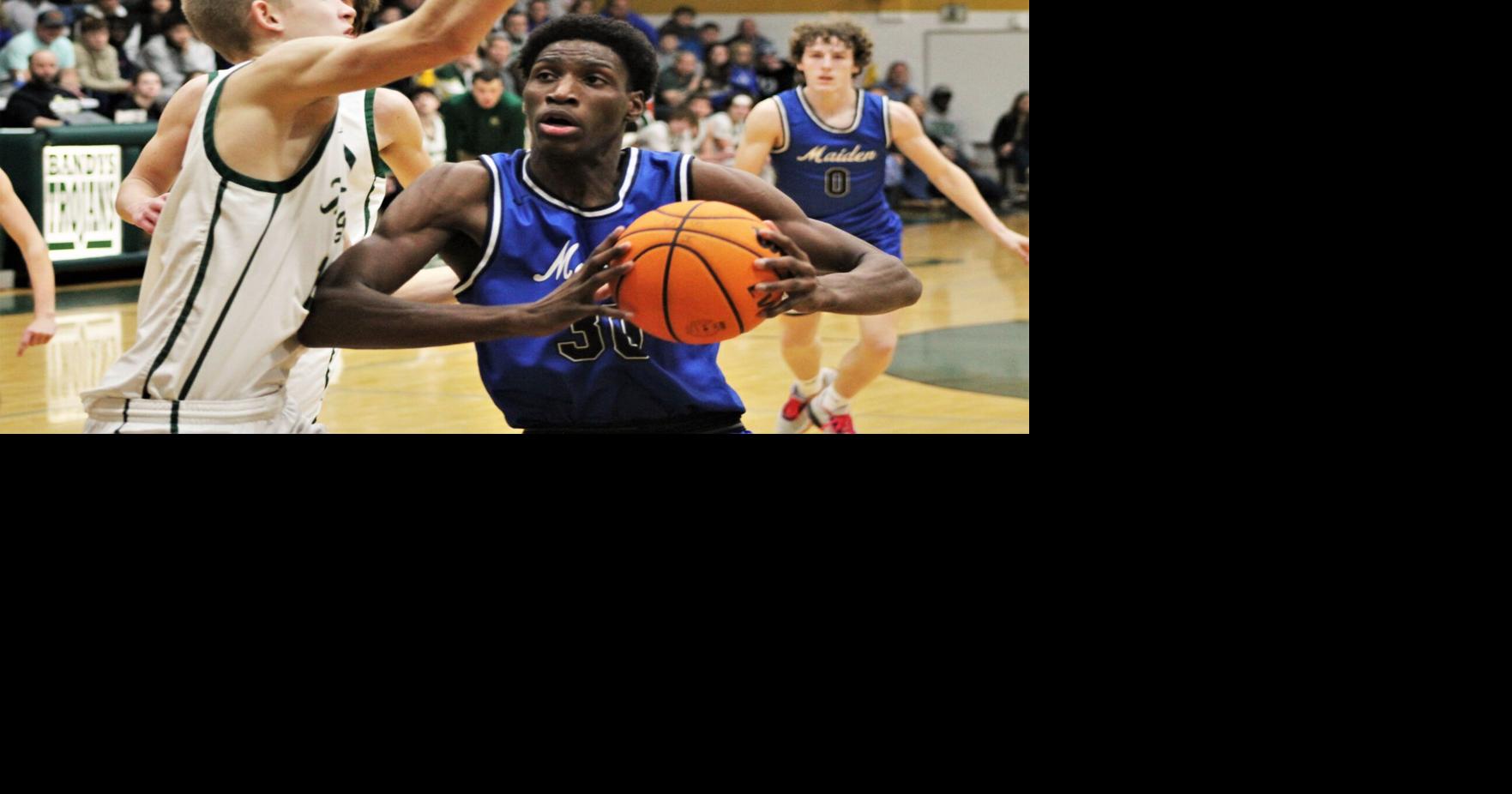 Bandys tops Maiden in front of capacity crowd