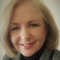 RE/MAX agent Debra Trivette honored