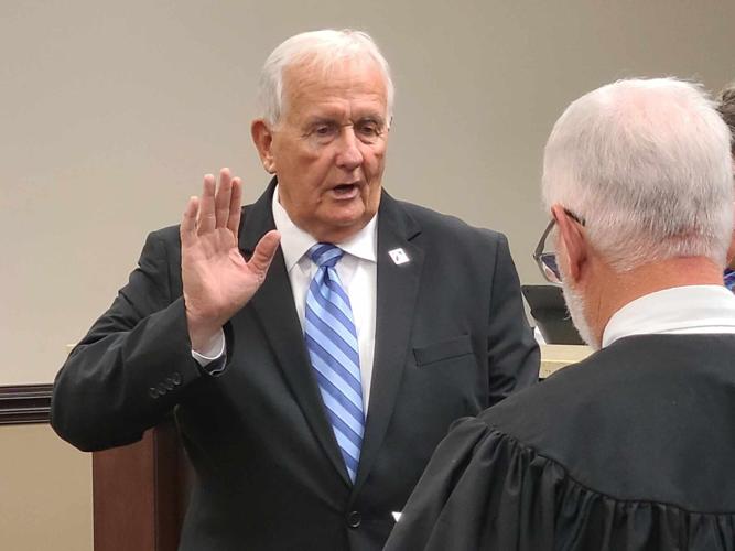 Newton mayor, council members take oaths of office