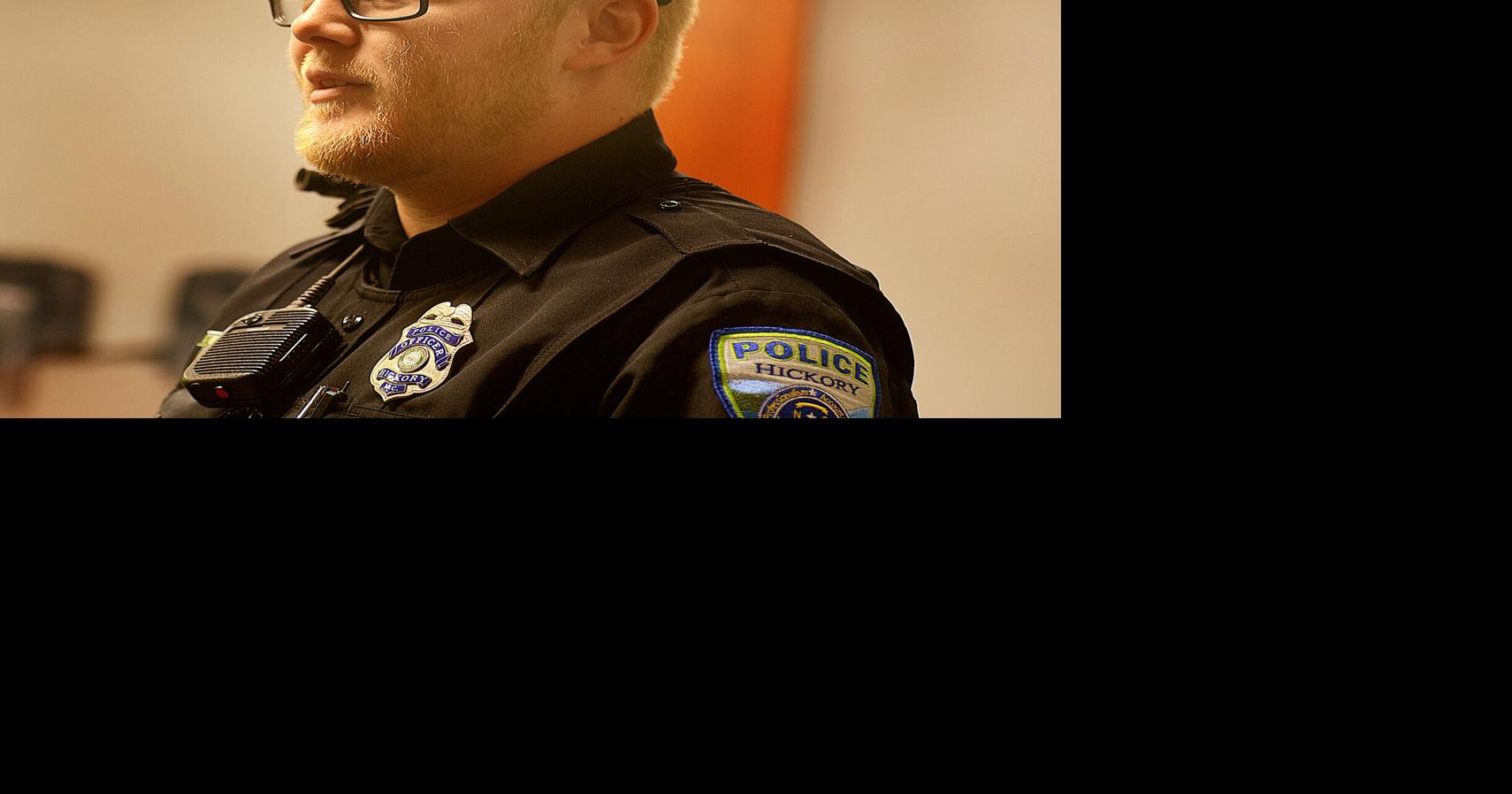 Police officer honored for saving children from burning home