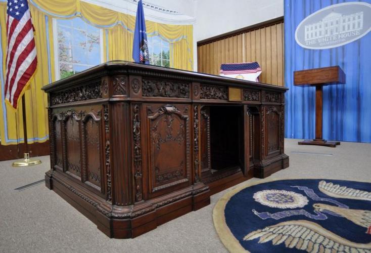 Presidential desk on display at History Museum