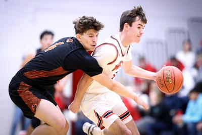 MayPort-CG survives late scare from Warwick to pick up District 4 ...