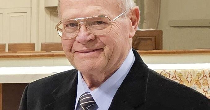 Court Hanson | Obituaries | hillsborobanner.com