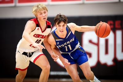 Burros upend defending state champion Squirrels in OT on Saturday ...