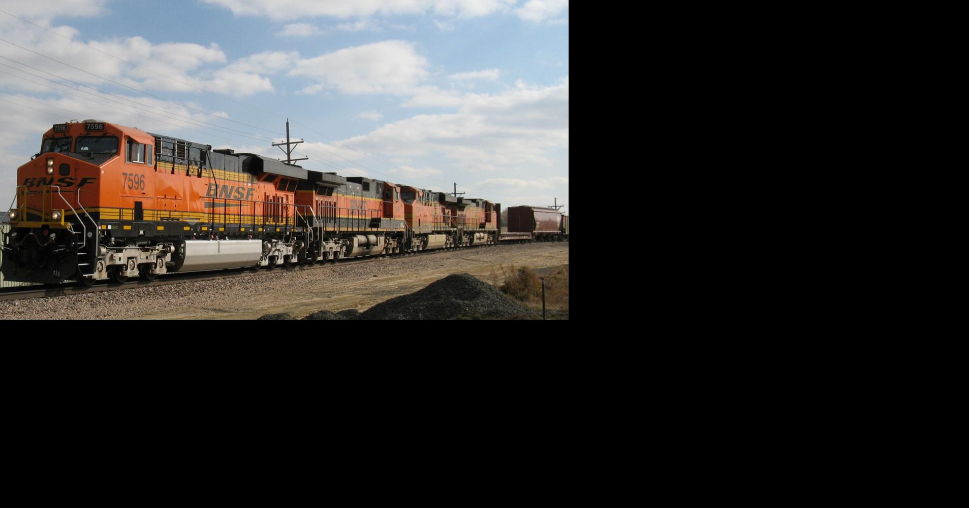 BNSF trains still blocking both railroad crossings in city of Buxton | News | hillsborobanner.com