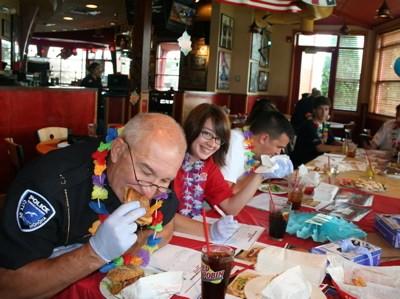 Smiling burgers make everyone smile | Community | hngnews.com