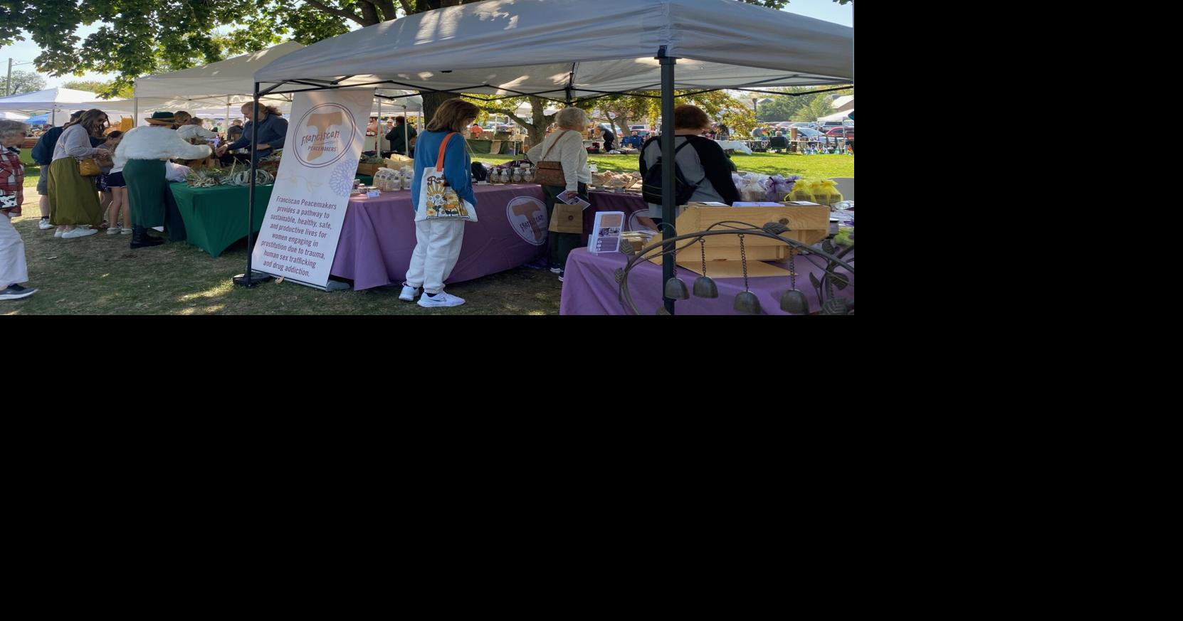 Lake Mills fall festival filled with people | Local | hngnews.com