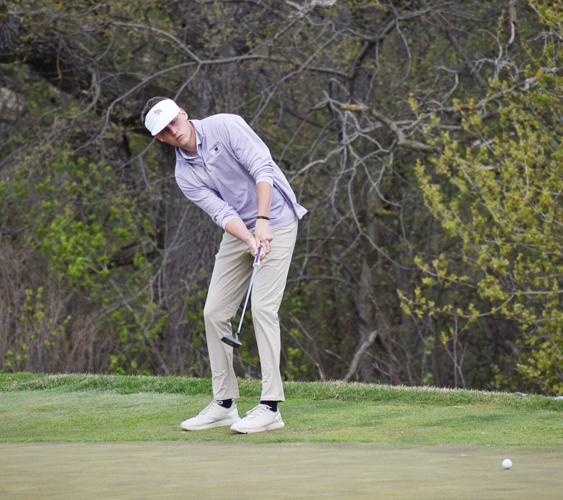 Boys golf: Warriors edge DeForest at MG Invite | Sports | hngnews.com