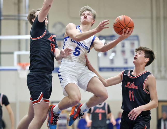 Ayden Goll hangs 34 points on Janesville Craig, but Cougars take down ...