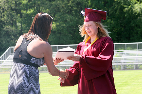 Waterloo High School 2017 graduation program | Featured | hngnews.com