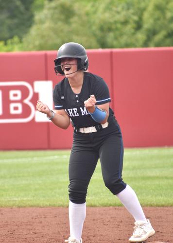 Lake Mills edged by Mosinee 10-9 in wild State Tournament semifinal ...