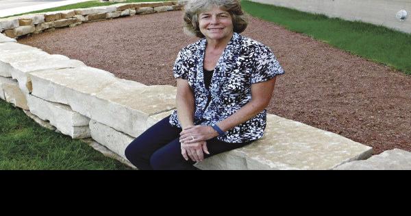 ‘I’ll miss it all’: Waunakee’s Hetzel retires after 49-year career in ...