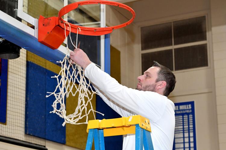 Boys basketball: Lake Mills buries Columbus on Senior Night, 75-31 ...