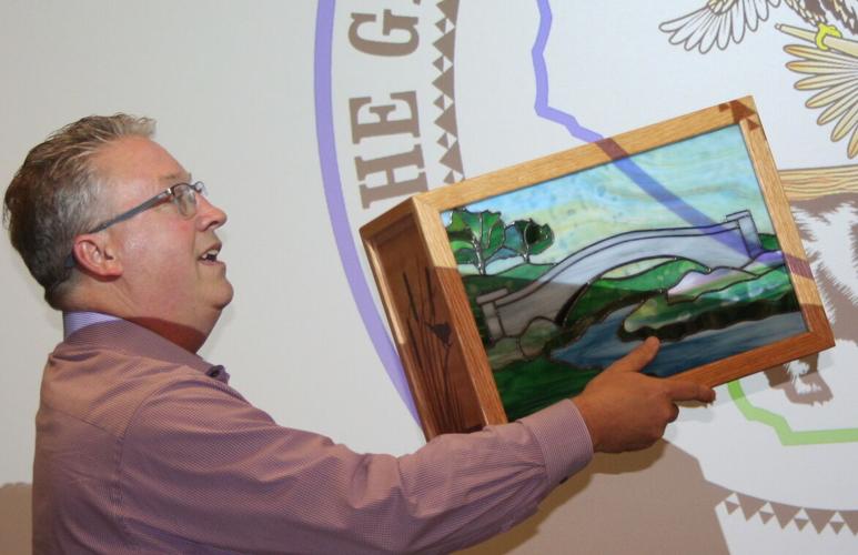 Waunakee presents gift to Ho-Chunk leaders | Government | hngnews.com