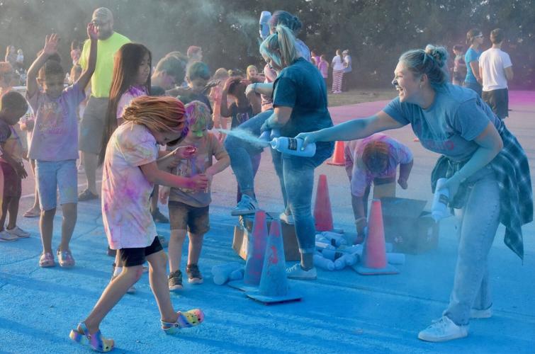 Marshall students enjoy color run, tailgate picnic | School | hngnews.com