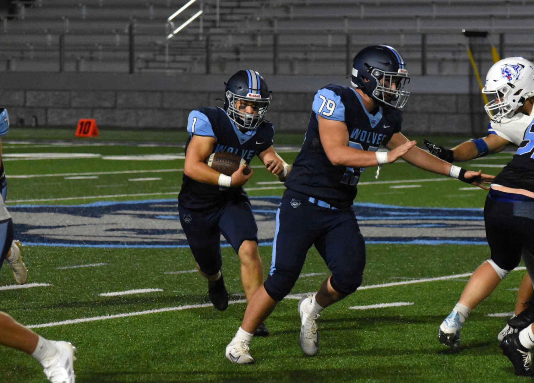 Wolves pummel Blackhawks for second consecutive victory | The Star: Sun ...