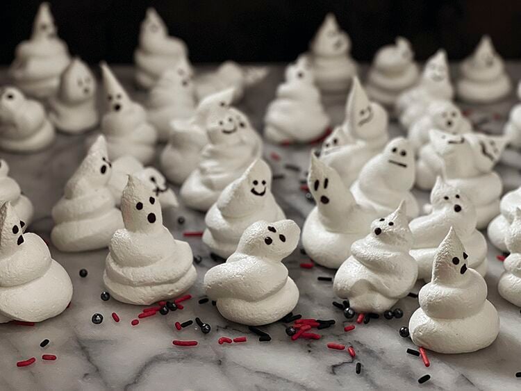 Meringue ghost cookies so easy they're scary | Community | hngnews.com