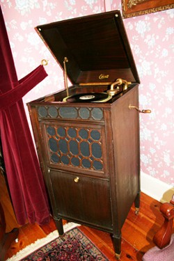 The first 'boom box' | News | hngnews.com