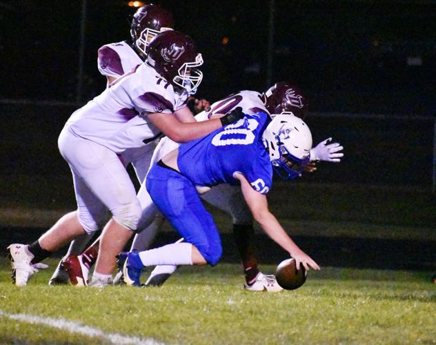 Battle of Highway 12/18 goes to the Blue Jays as Cambridge football ...