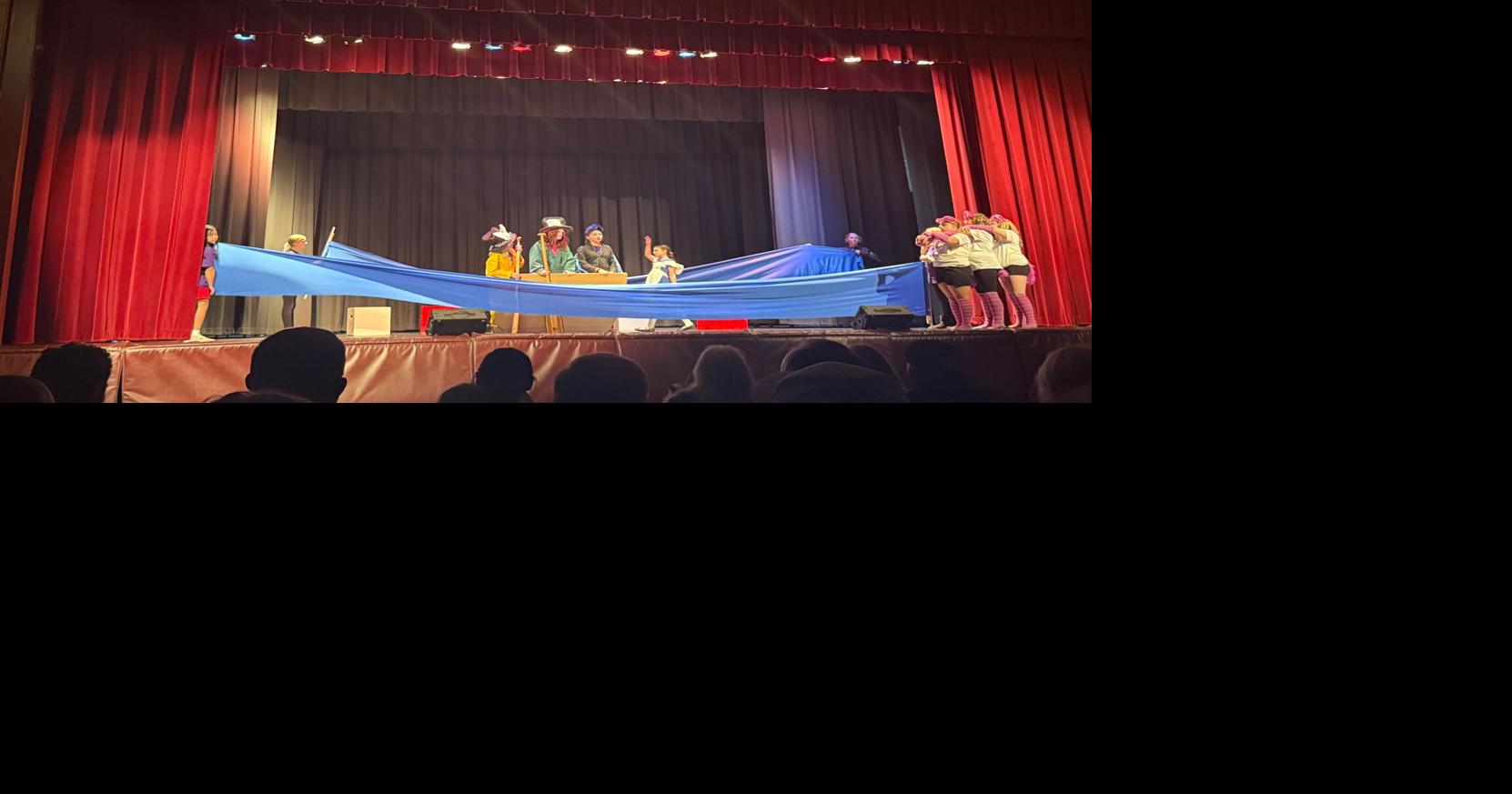 Waterloo students perform 'Alice in Wonderland' | Community | hngnews.com