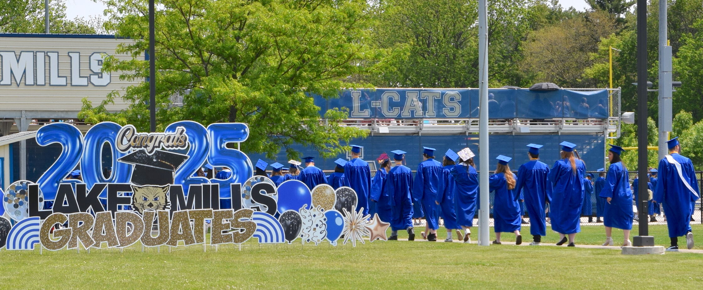 Lake Mills High School 2025 graduation | Community | hngnews.com