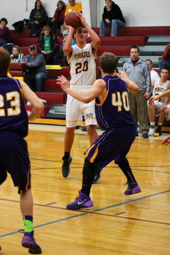 Tough week for Pirate boys basketball | Local | hngnews.com