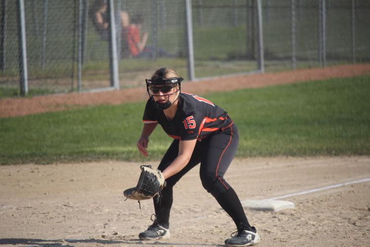 Softball: Pumas win showdown with Marshall, Lowenberg fans 14 in ...