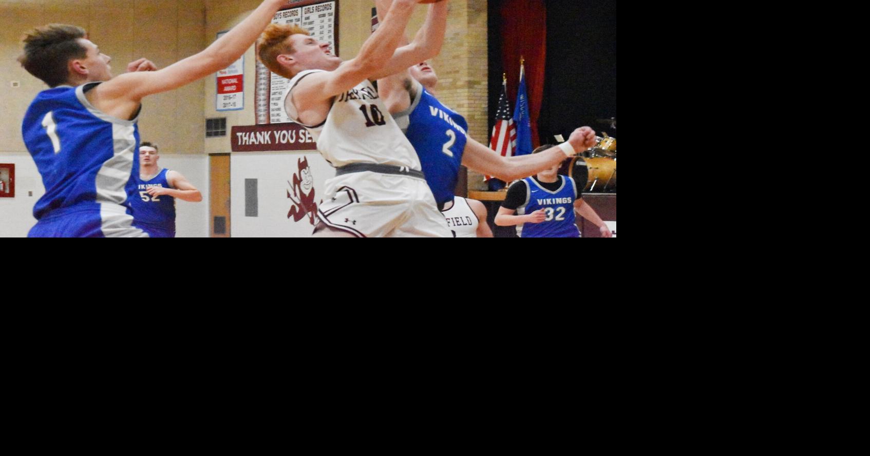 Deerfield boys basketball: Wetzel records double-double, Sigurslid ...