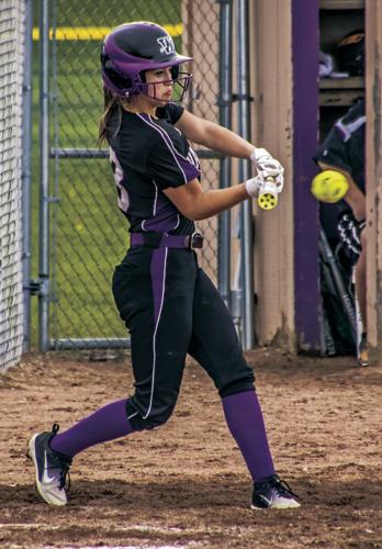 Waunakee softball splits pair of conference games | Waunakee Tribune ...