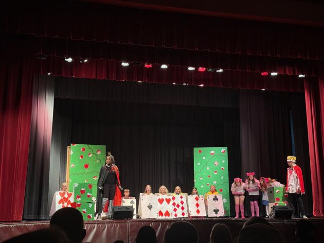 Waterloo students perform 'Alice in Wonderland' | Community | hngnews.com