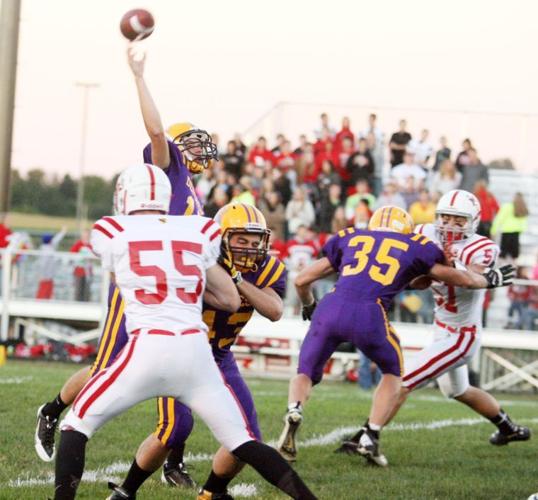 DeForest football vs. Mount Horeb | Sports | hngnews.com